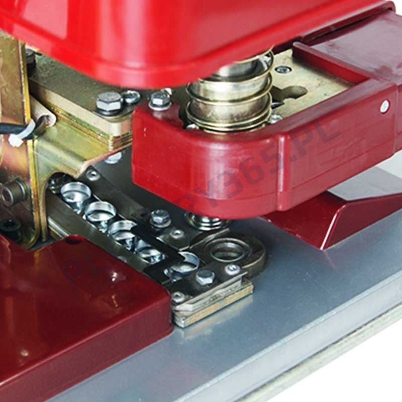 Automatic eyelet machine. Auto eyelets with a diameter of 13mm